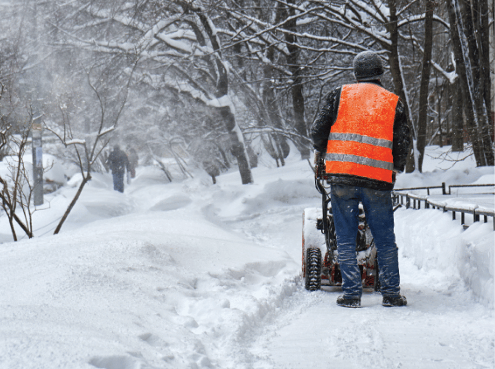 Tips for selecting the right walkway clearing tools